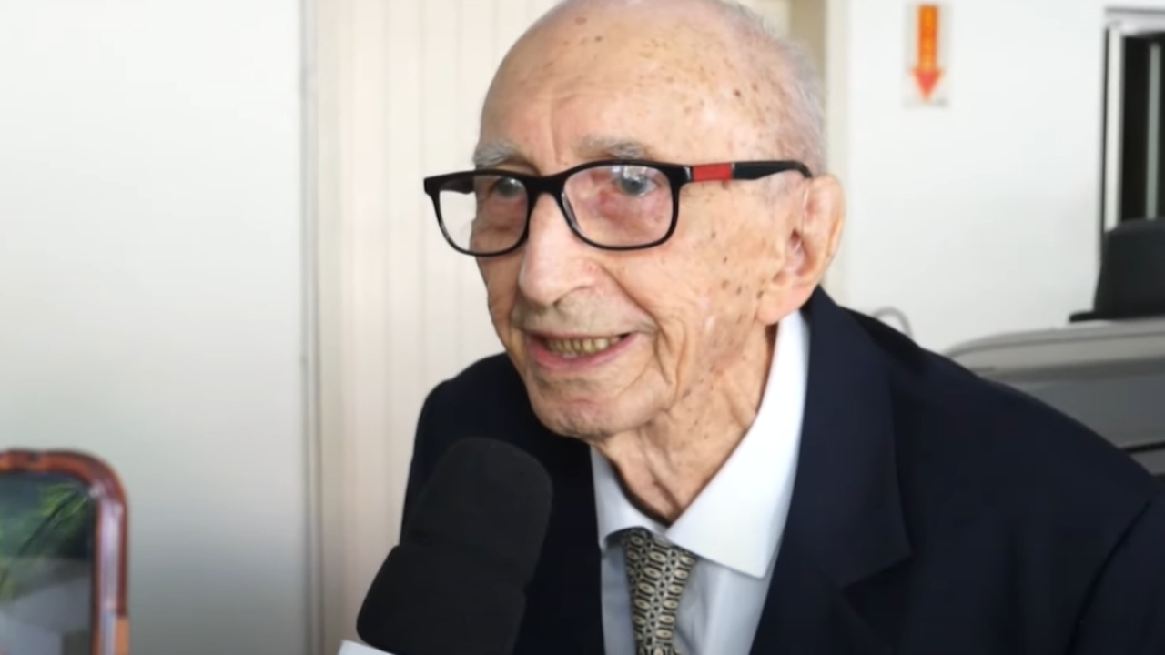 Walter Orthmann: brasileiro é o funcionário mais antigo do mundo ...