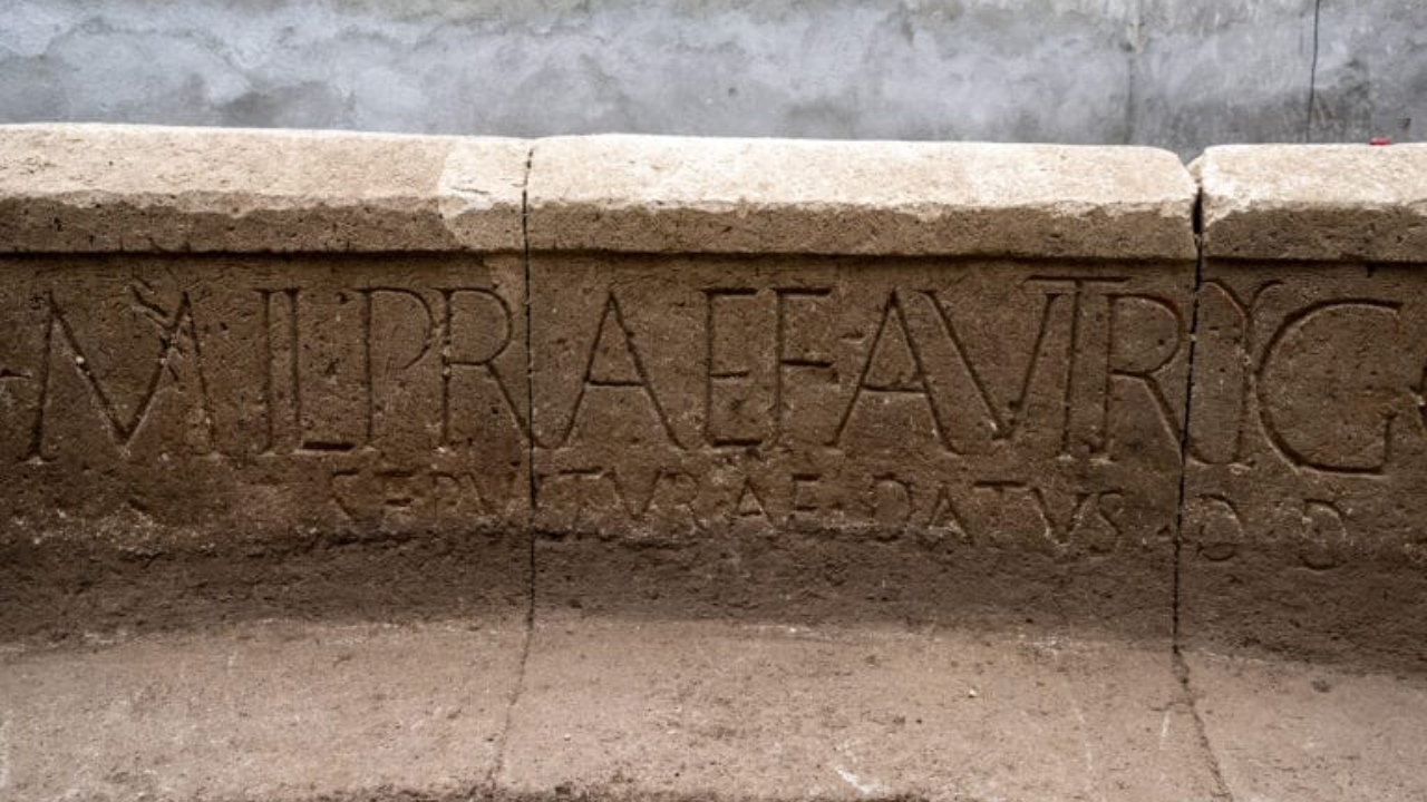 Túmulo romano em Pompeia revela existência de posição imperial ...