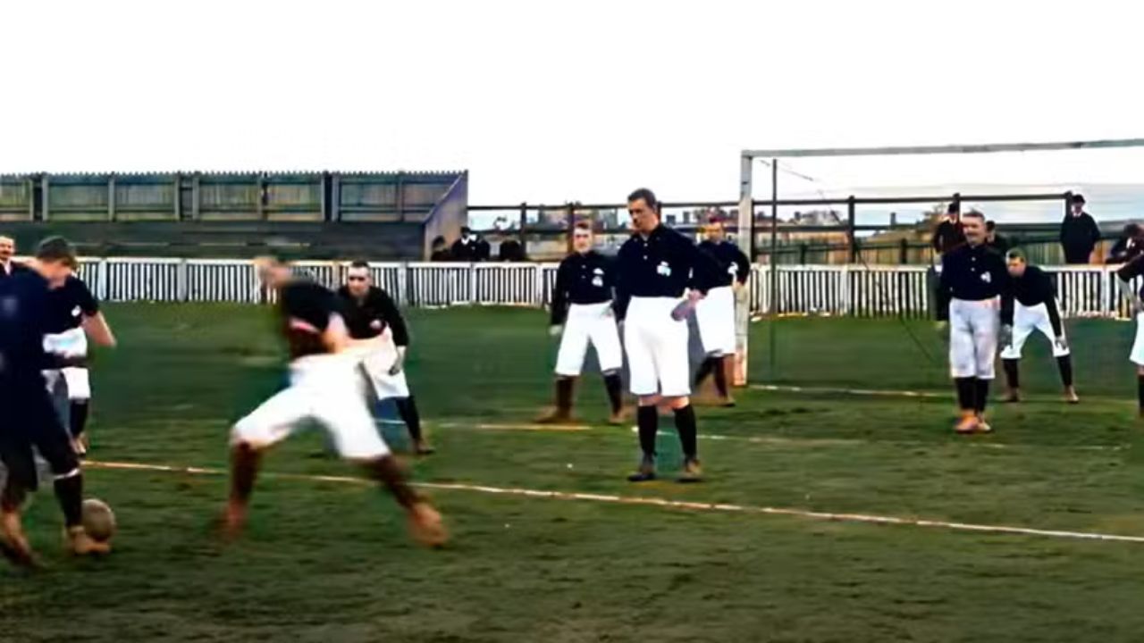 Confira vídeo de partida de futebol realizada há 127 anos que viralizou ...