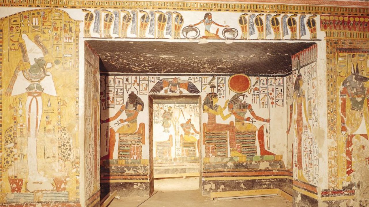 Os impressionantes detalhes da tumba da rainha Nefertari, esposa de ...
