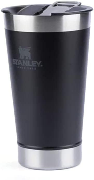 Garrafas e canecas: confira 7 modelos Stanley para adquirir por bons ...