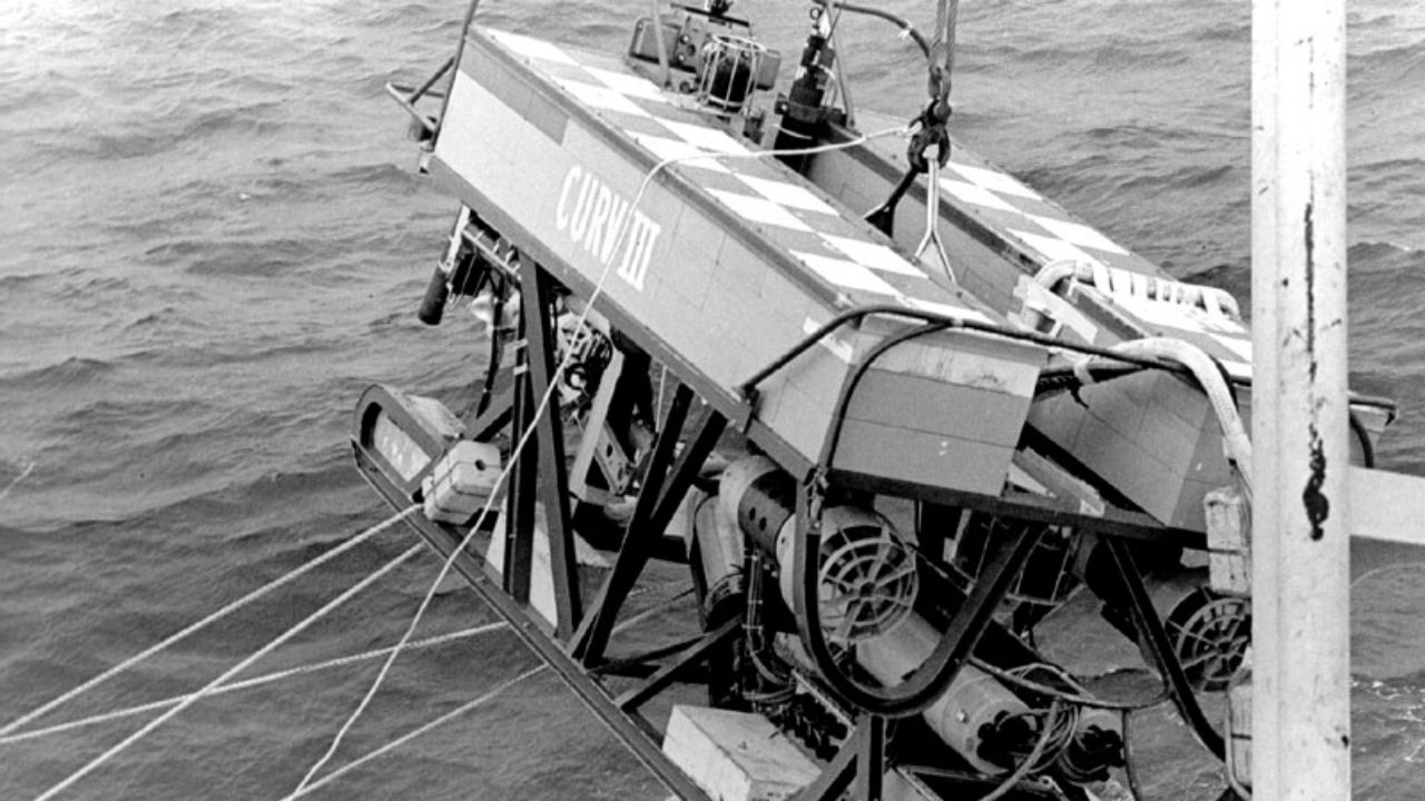 O submarino resgatado a 480 m de profundidade há 50 anos - Aventuras na ...