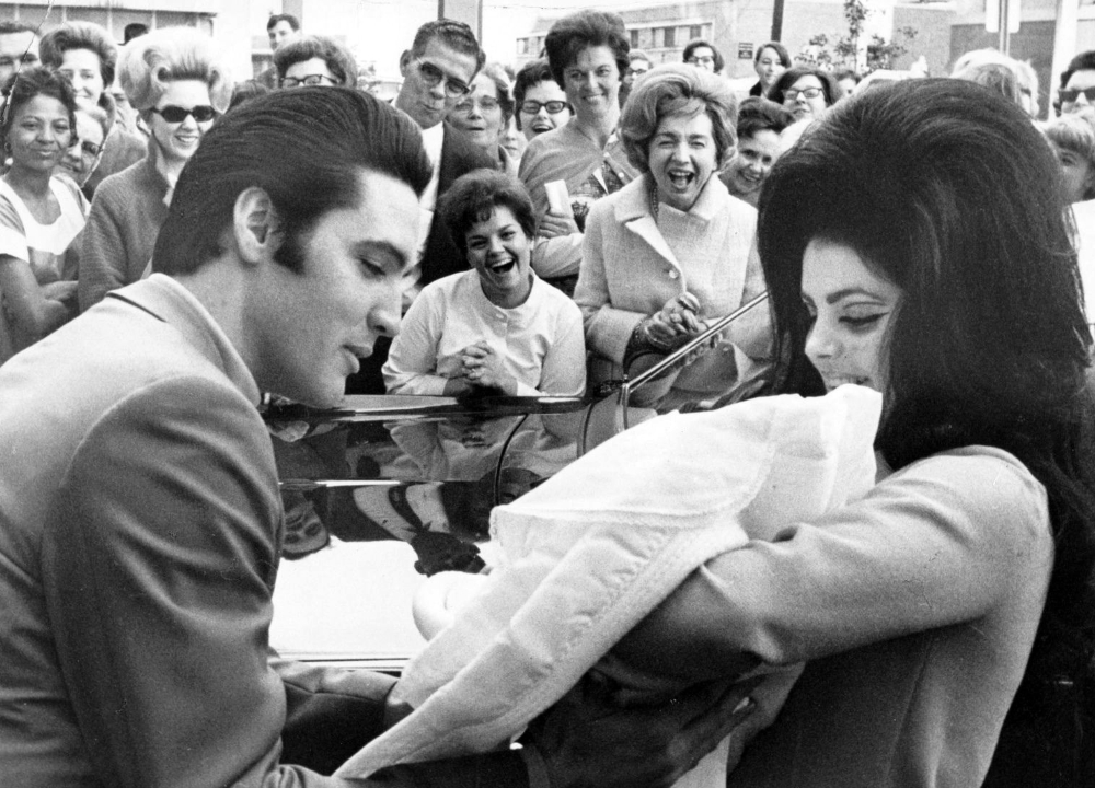 Veja o que aconteceu com Priscilla Presley, a primeira e única esposa ...