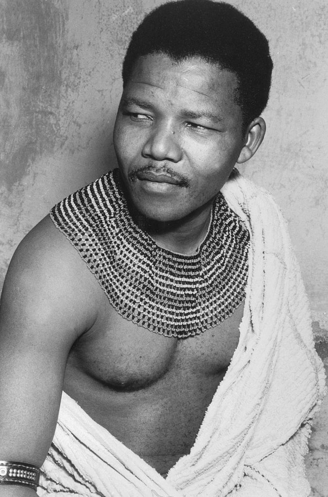 Há 31 anos, o líder político Nelson Mandela era libertado da prisão ...
