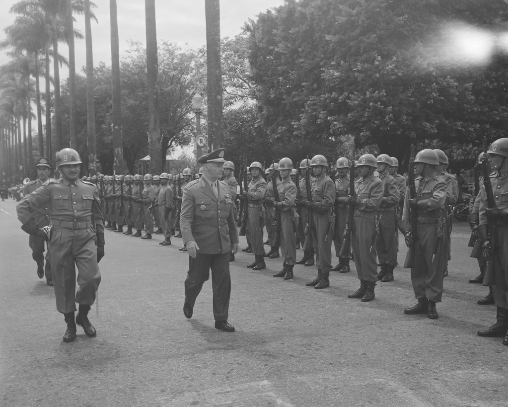 Henrique Teixeira Lott: O militar que não era autoritário, golpista e ...